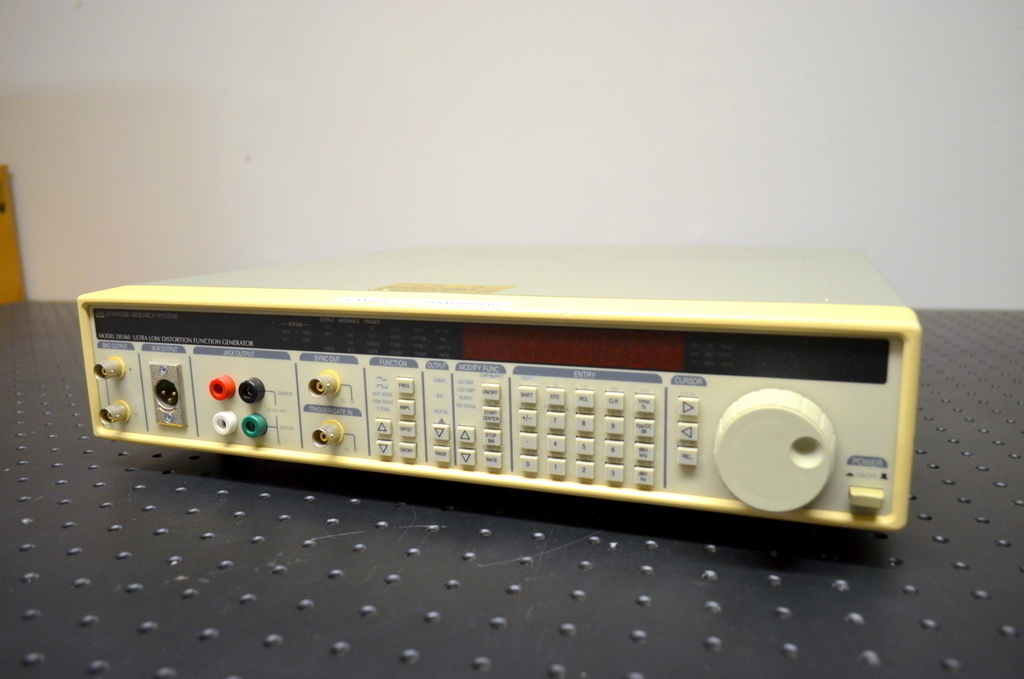 Netauktion - Funktionsgenerator, SRS, DS360