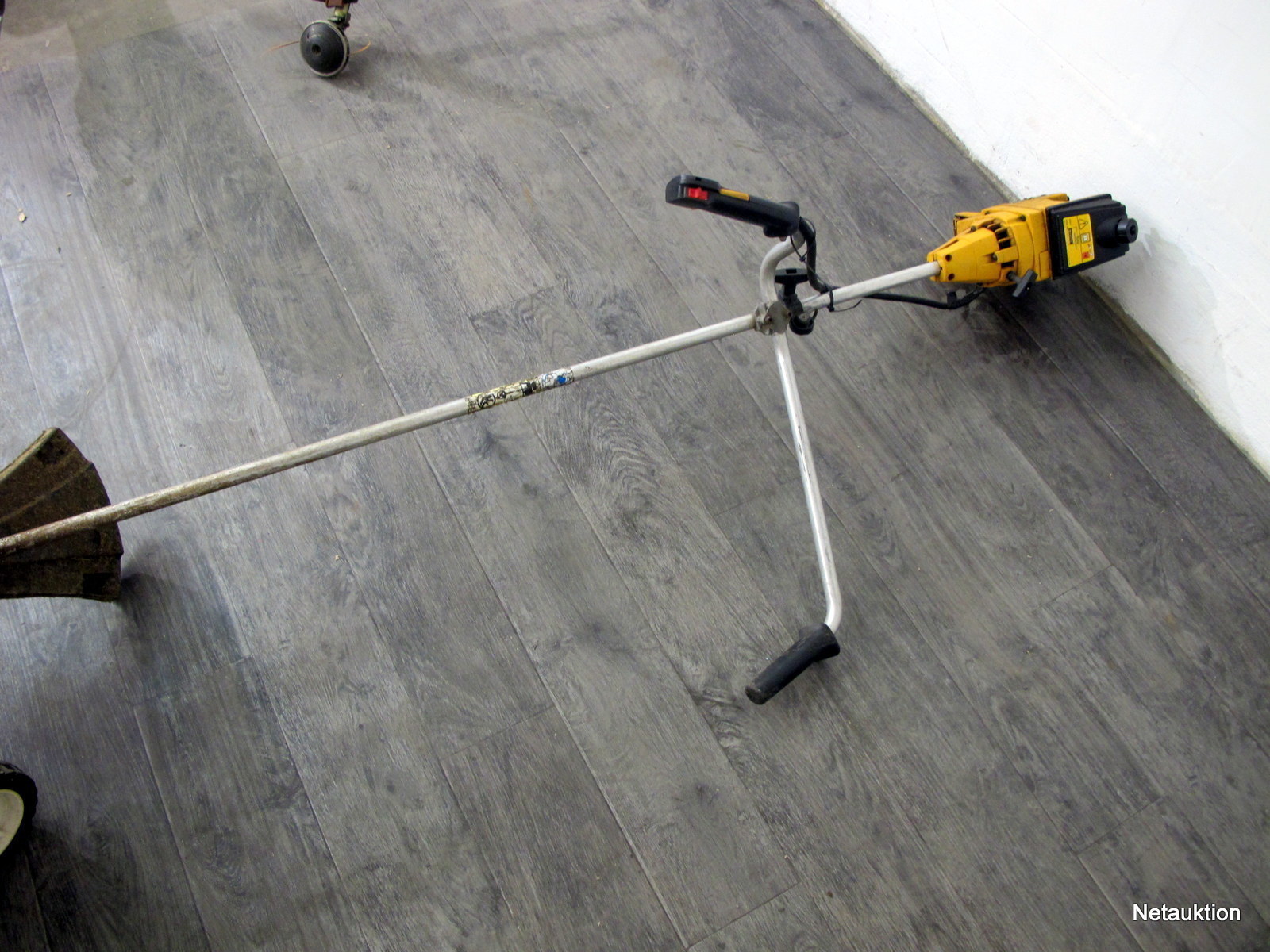 Netauktion - Grästrimmer, Partner