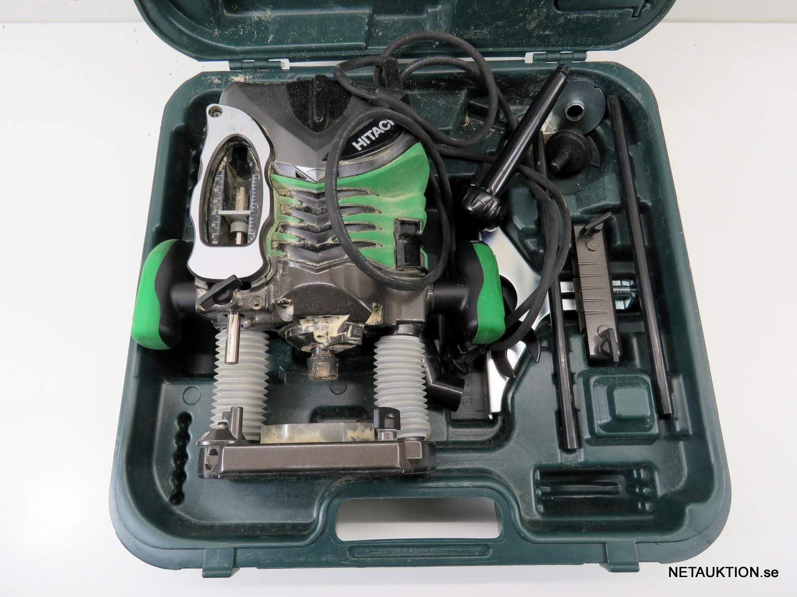 Netauktion - Handöverfräs Hitachi M12V2 12MM 2000W